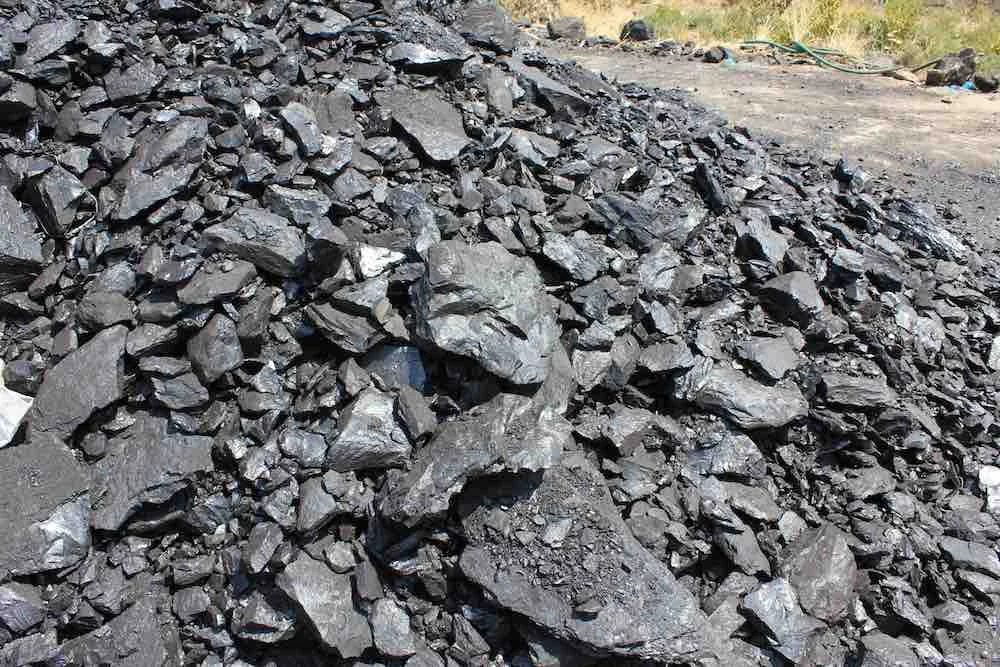gilsonite lump is rock stone ore can be ground or crushed